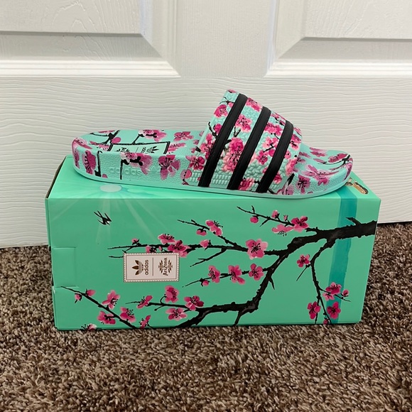 Buy AriZona X Adilette 'Green Tea With Ginseng And Honey', 40% OFF